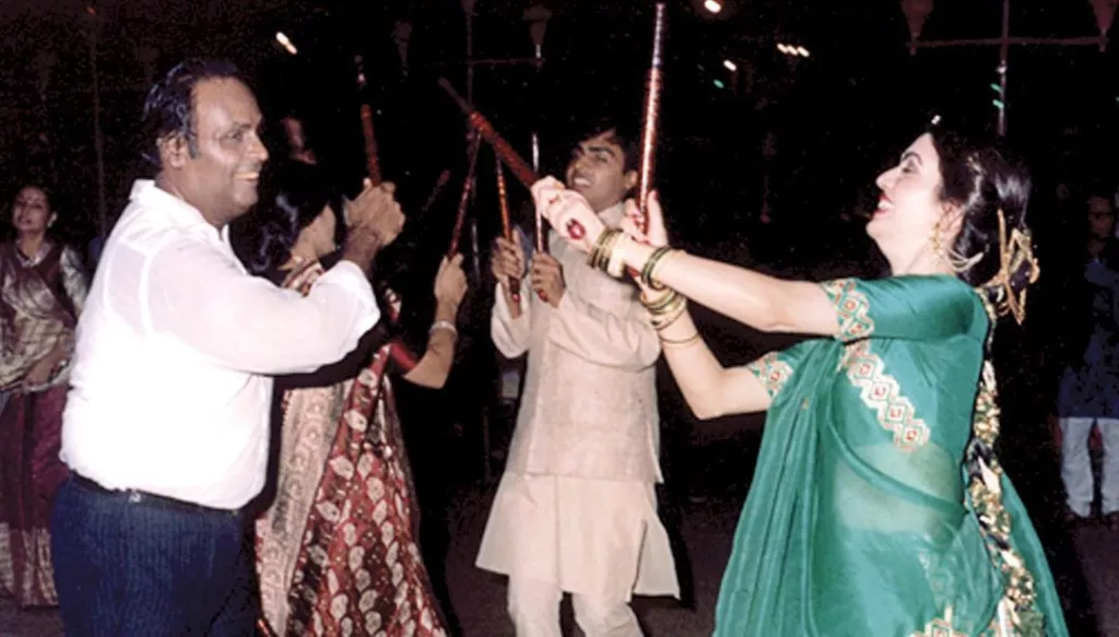 Nita Ambani's Rare Picture Playing 'Dandiya' With Father-In-Law ...