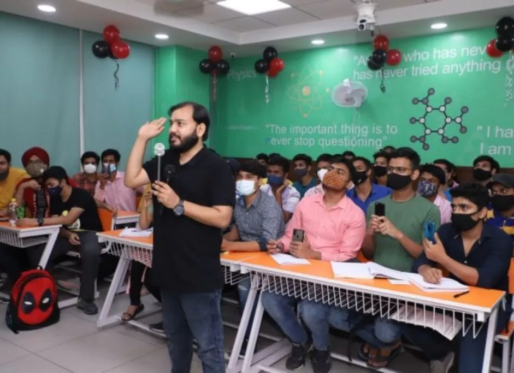 Who Is India's Richest Teacher? Meet Physics Wallah's Founder Alakh ...