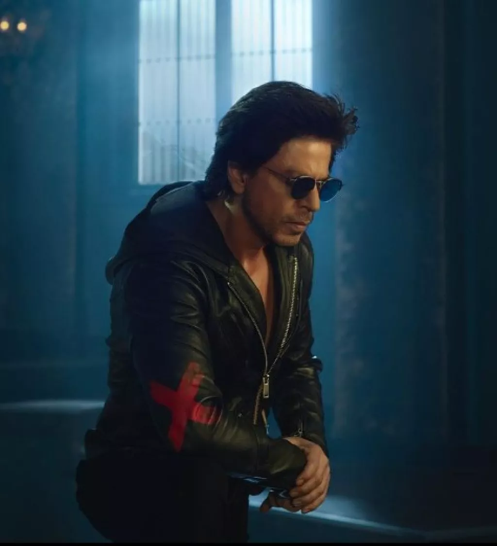 Shah Rukh Khan Undergoes Nose Surgery After Meeting With An Accident While Shooting In Los Angeles