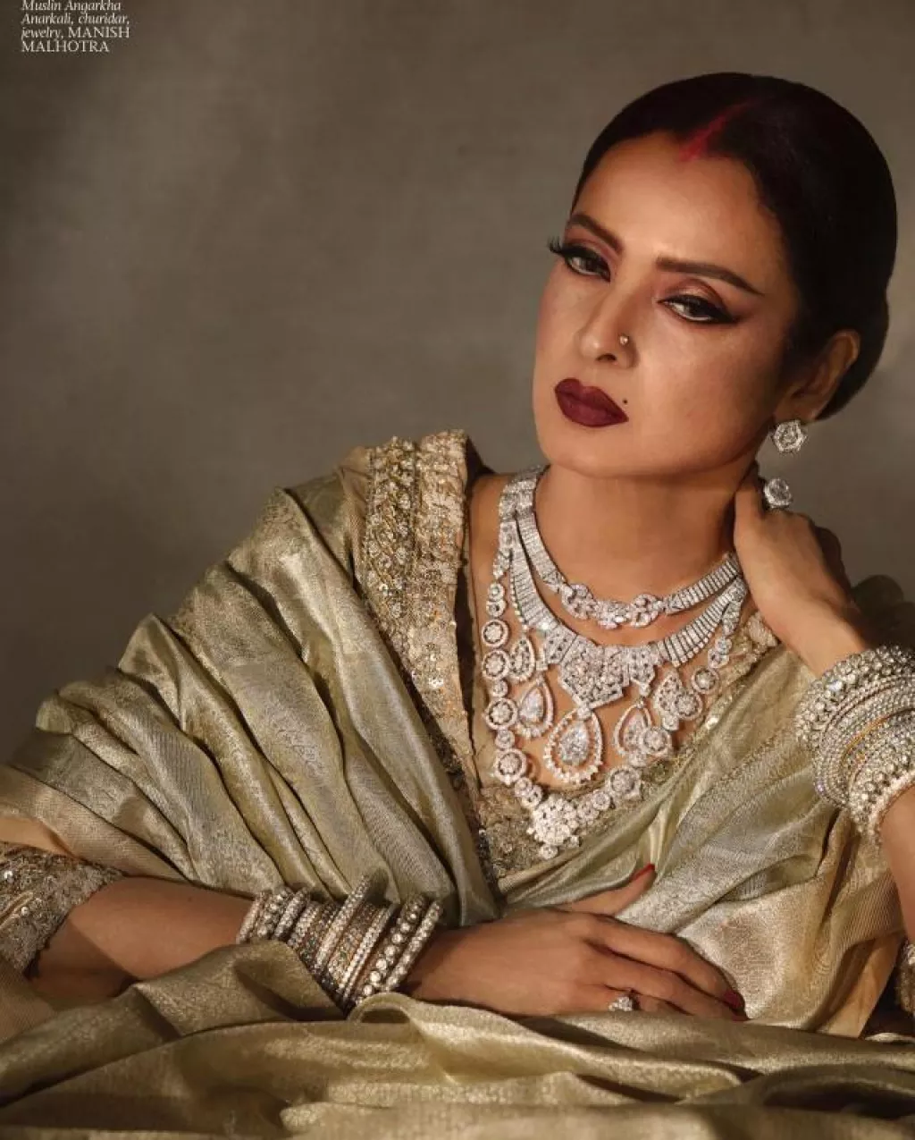 Rekha's Luxurious Lifestyle: Rs. 100 Crore Bungalow, Expensive Cars, Rs ...