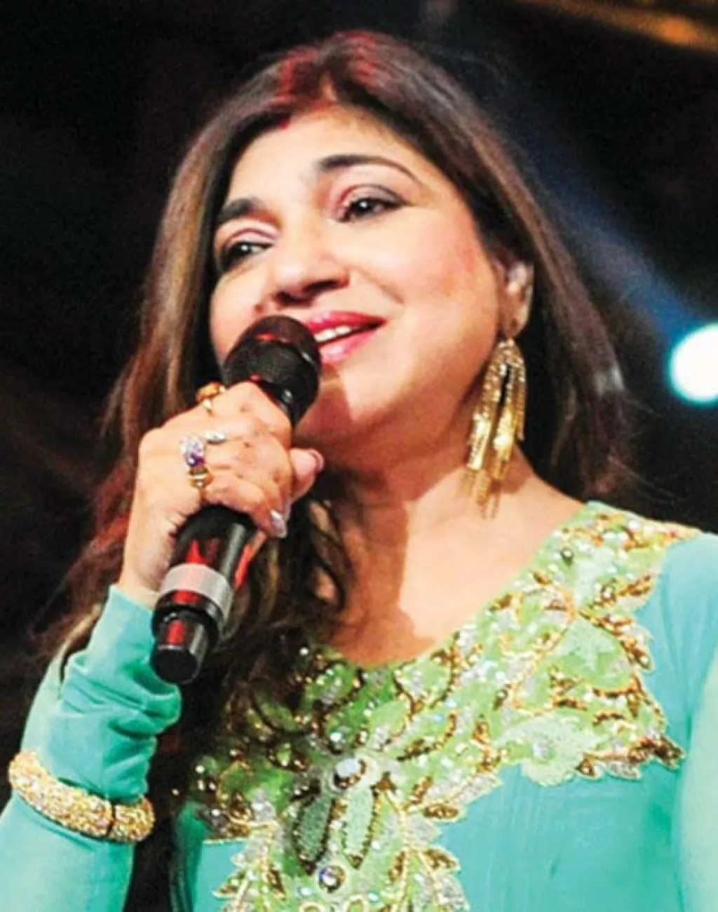 Richest Female Singers: Asha Bhosle, Shreya Ghoshal, Neha Kakkar, Tulsi ...