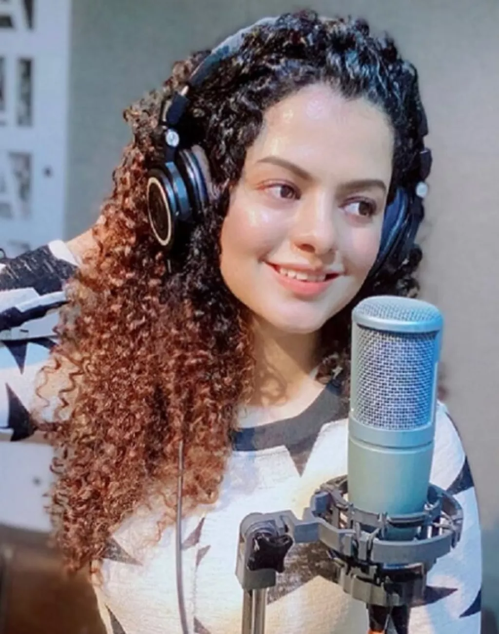 Richest Female Singers: Asha Bhosle, Shreya Ghoshal, Neha Kakkar, Tulsi ...