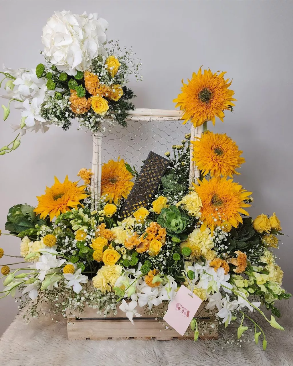 Akash Ambani-Shloka Mehta's Daughter, Veda Gets A Flower Bouquet And ...