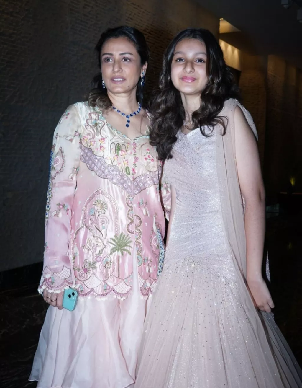 Mahesh Babu's Daughter, Sitara Attends An Event With Mommy, Namrata ...