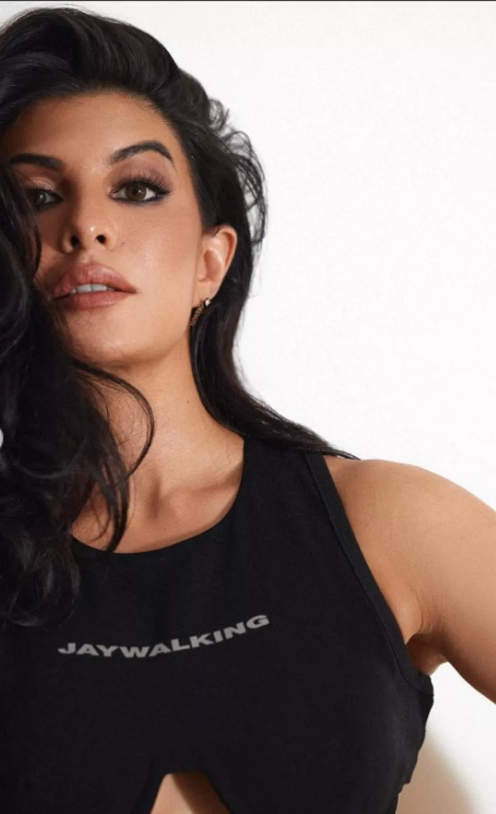 Jacqueliene Fernandez Flaunts Her Toned Abs In A Crop Top, Oozes ...