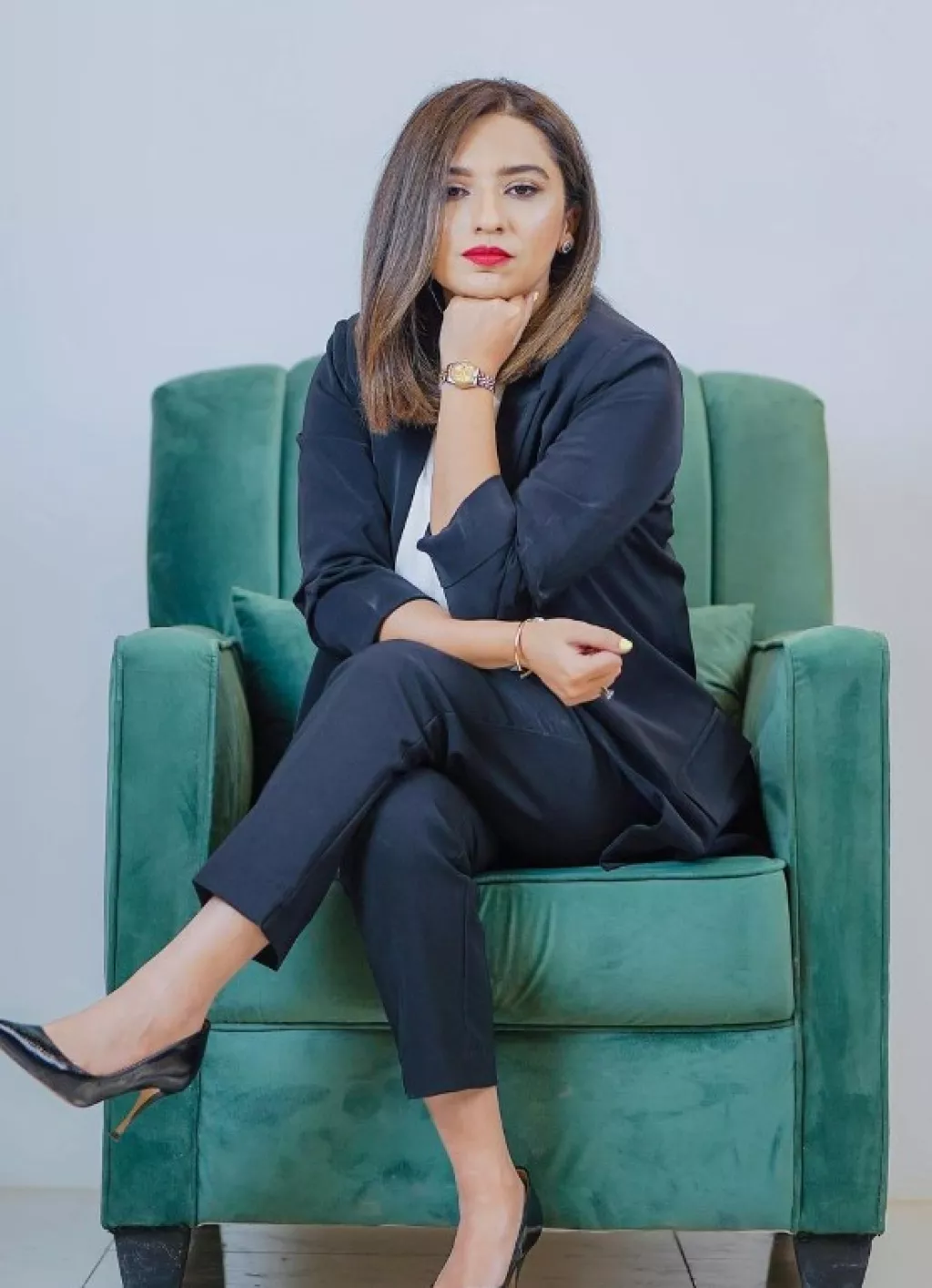 12 Stunning Pakistani Female News Anchors, Who Added Glamour To ...