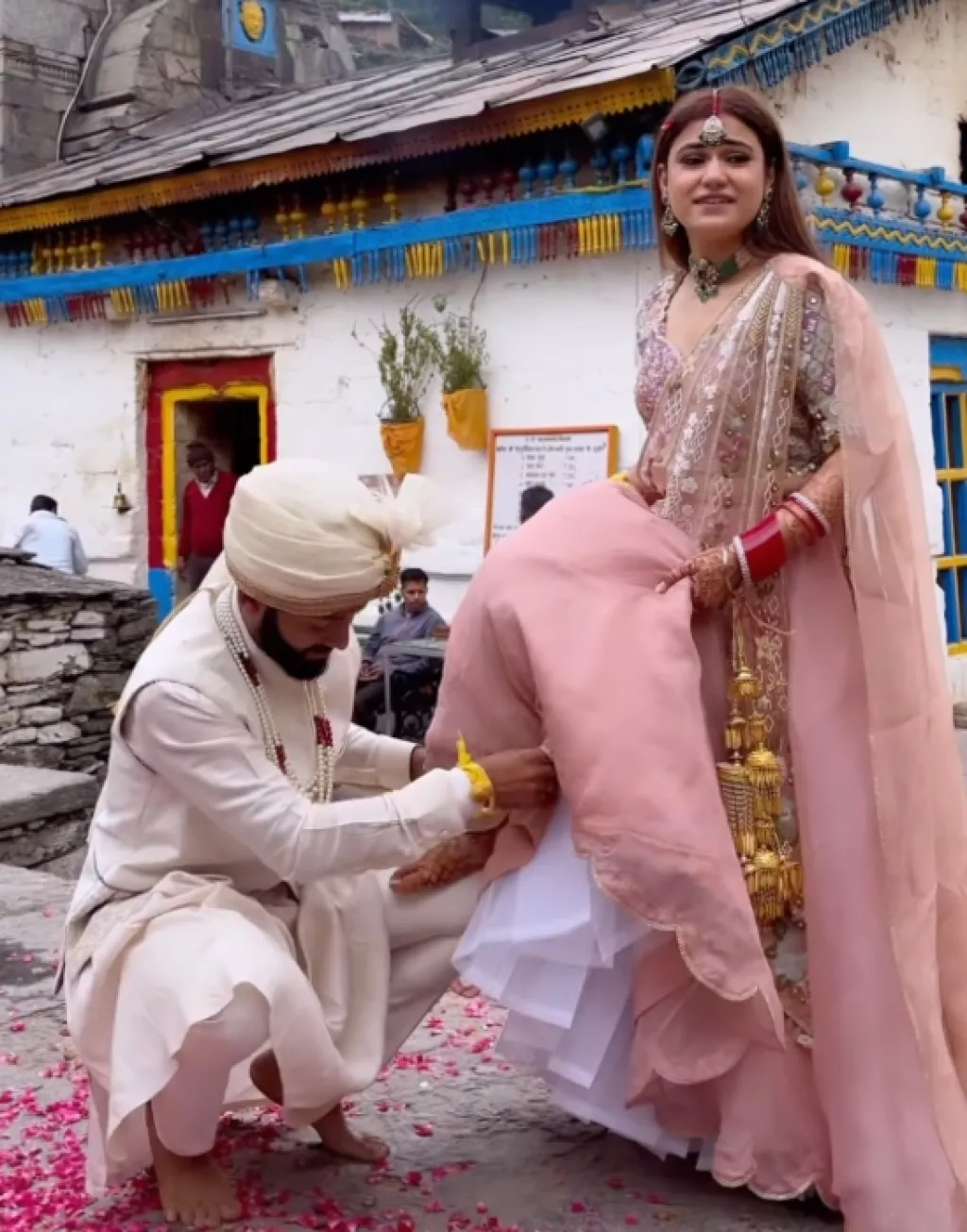 Bride Got Married At Shiv-Parvati's 'Vivah Sthal' Triyuginarayan Temple ...