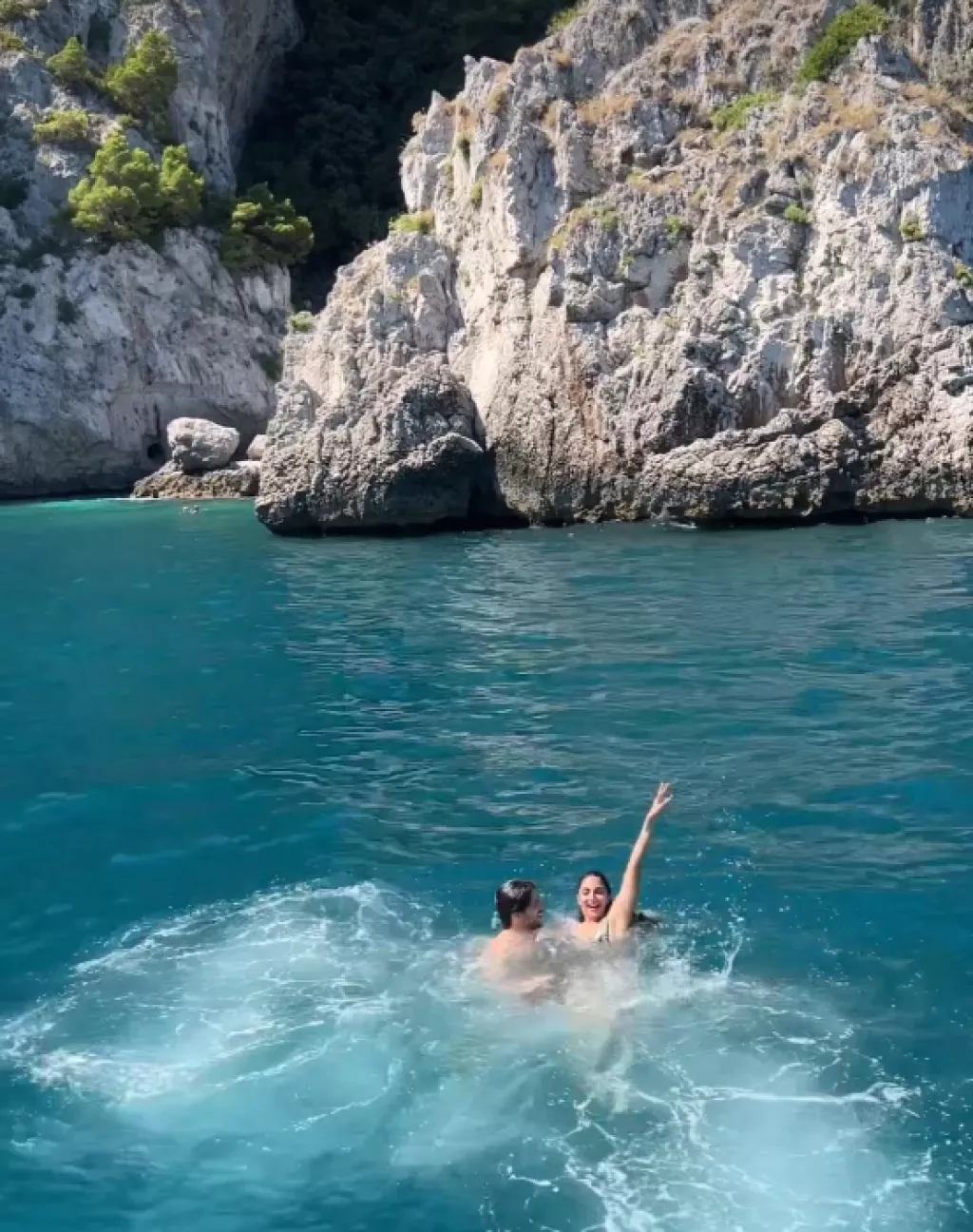 Kiara Advani Looks Smoking Hot As She Flaunts Her Curves In Black Embellished Monokini Worth Rs 65K