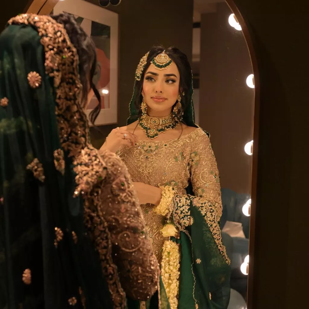 Pakistani Bride Steals Heart With Graceful Dance To 'Khushiyan Da ...