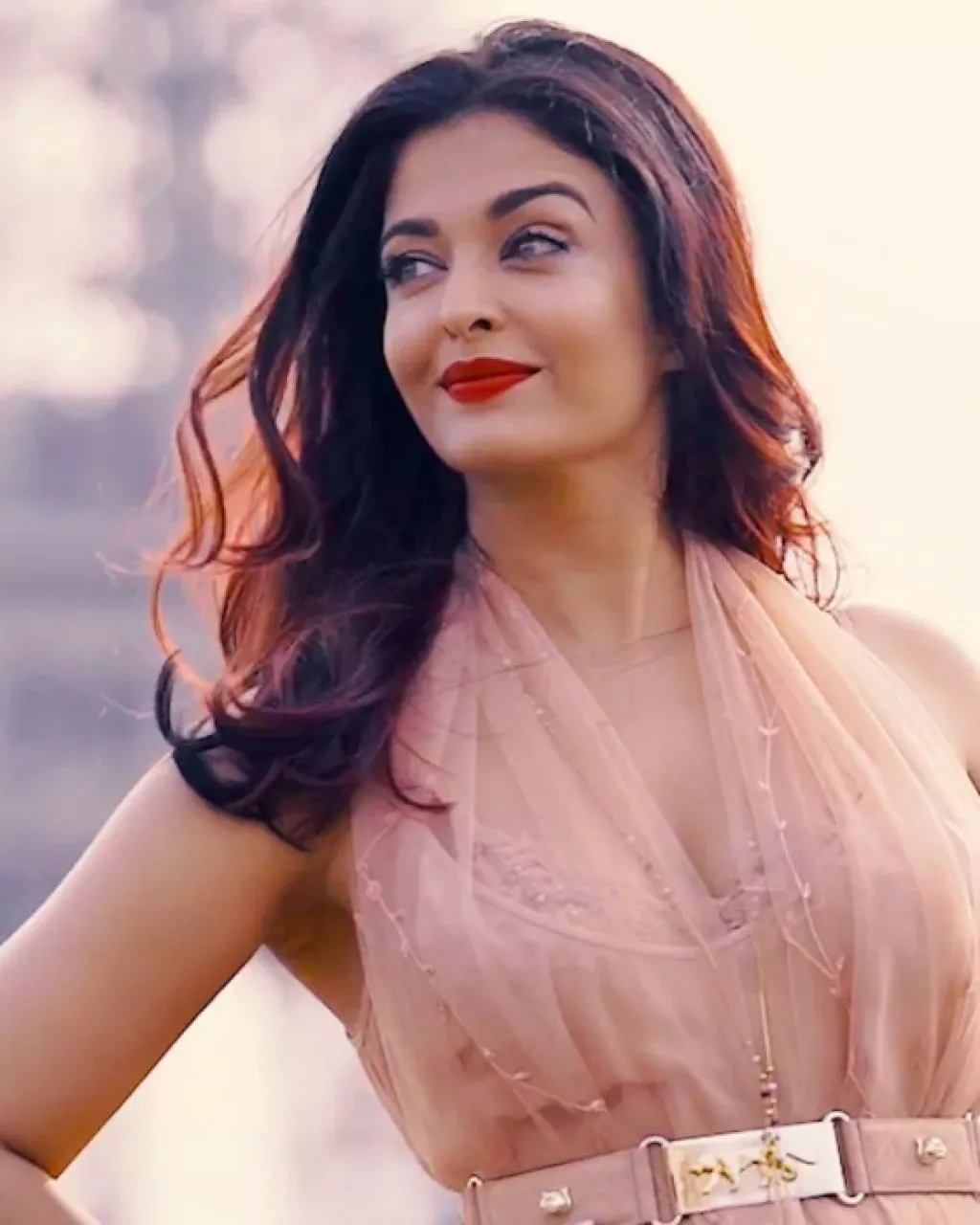 Aishwarya Rai Once Donned Whimsical And Rare Sabyasachi Ensembles For L ...