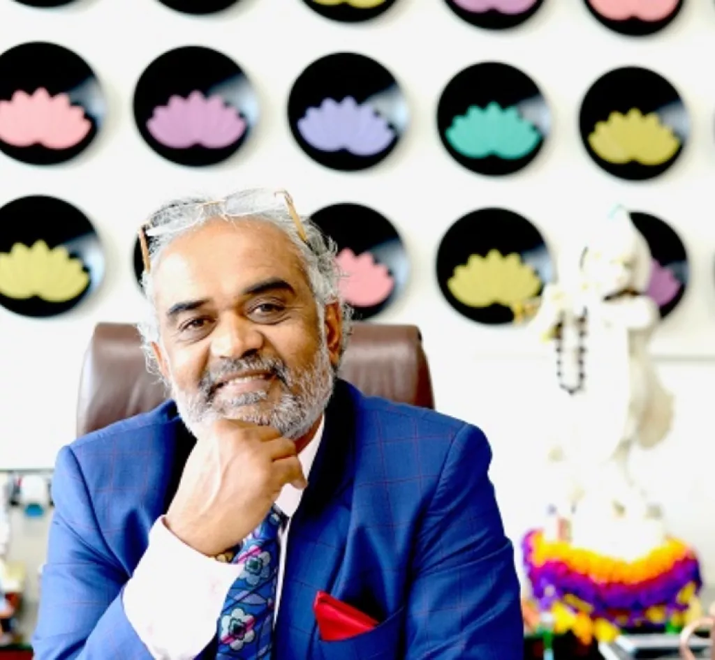 Savji Dholakia: Surat's Richest Man, Gifted Cars To Employees, Sent His ...