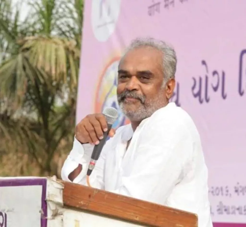 Savji Dholakia: Surat's Richest Man, Gifted Cars To Employees, Sent His ...