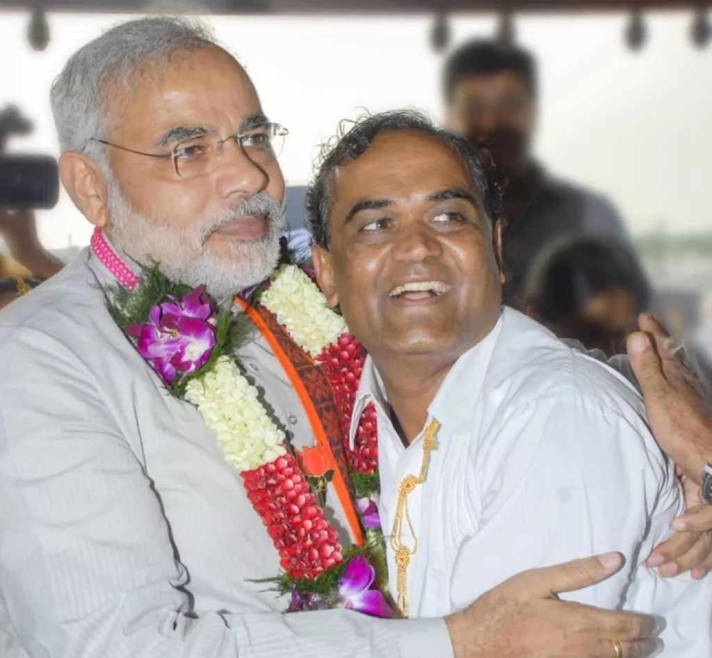 Savji Dholakia: Surat's Richest Man, Gifted Cars To Employees, Sent His ...