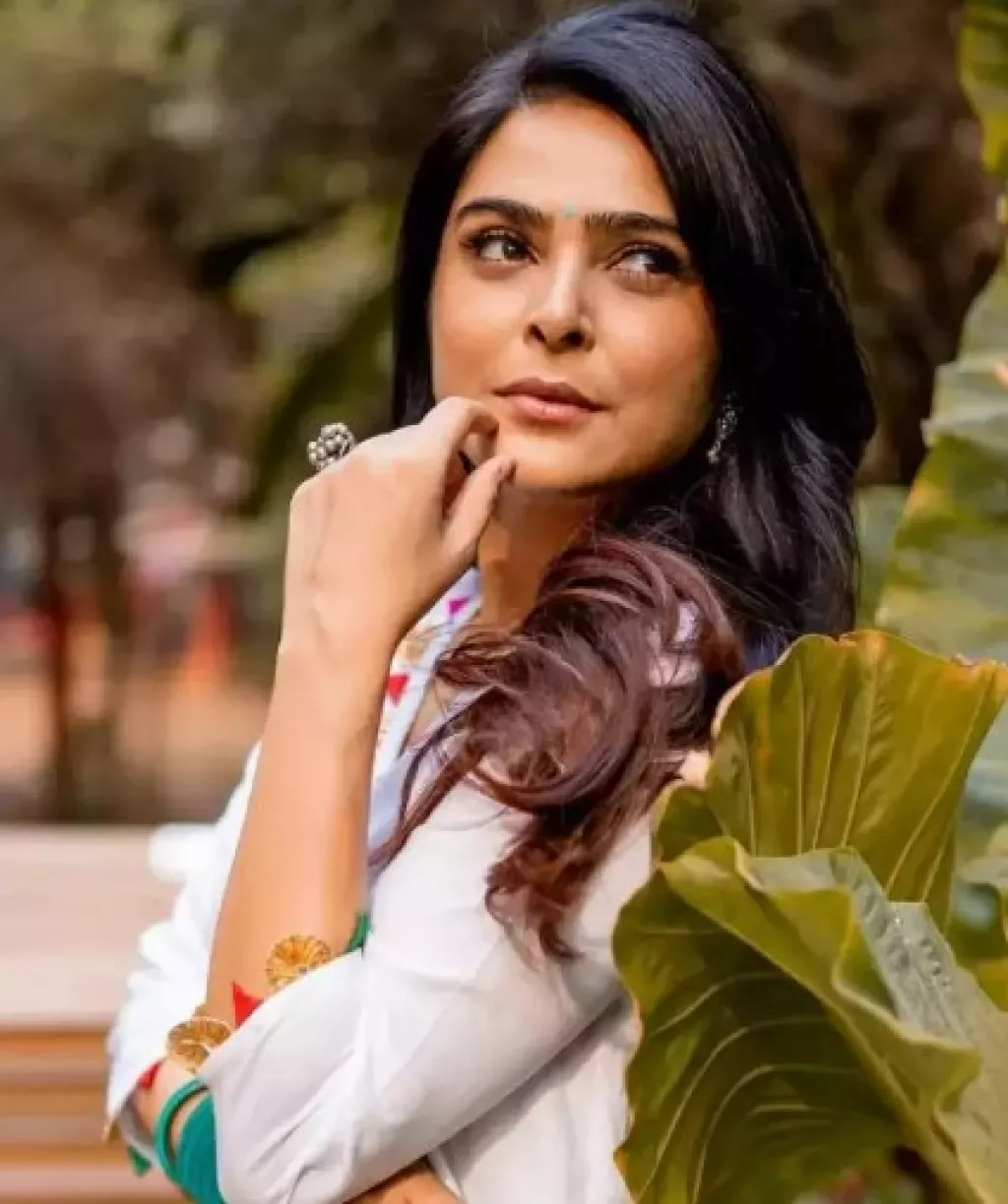 Madhurima Tuli Reacts On Her Choice To Remain Single Says Shes Happily Moved On From Bitter Past