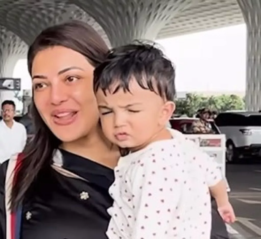 Kajal Aggarwal Gets Snapped With Her Baby Boy, Neil , The Latter's Cute ...