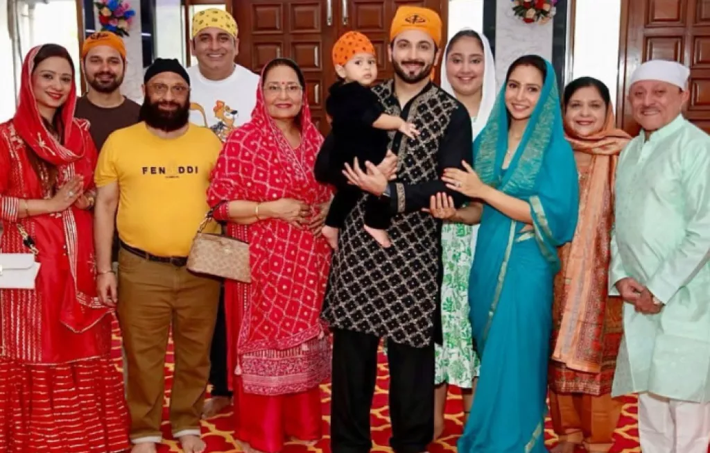 Vinny Arora's Son, Zayn 1st B'Day Party: Mickey Mouse-Themed Decoration ...
