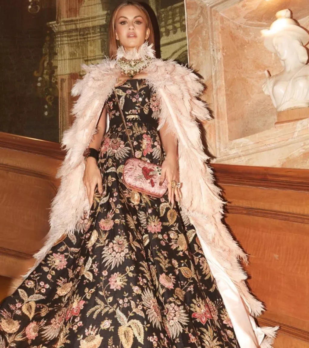 15 Unique Custom-Made Designer Outfits Of Natasha Poonawalla That ...