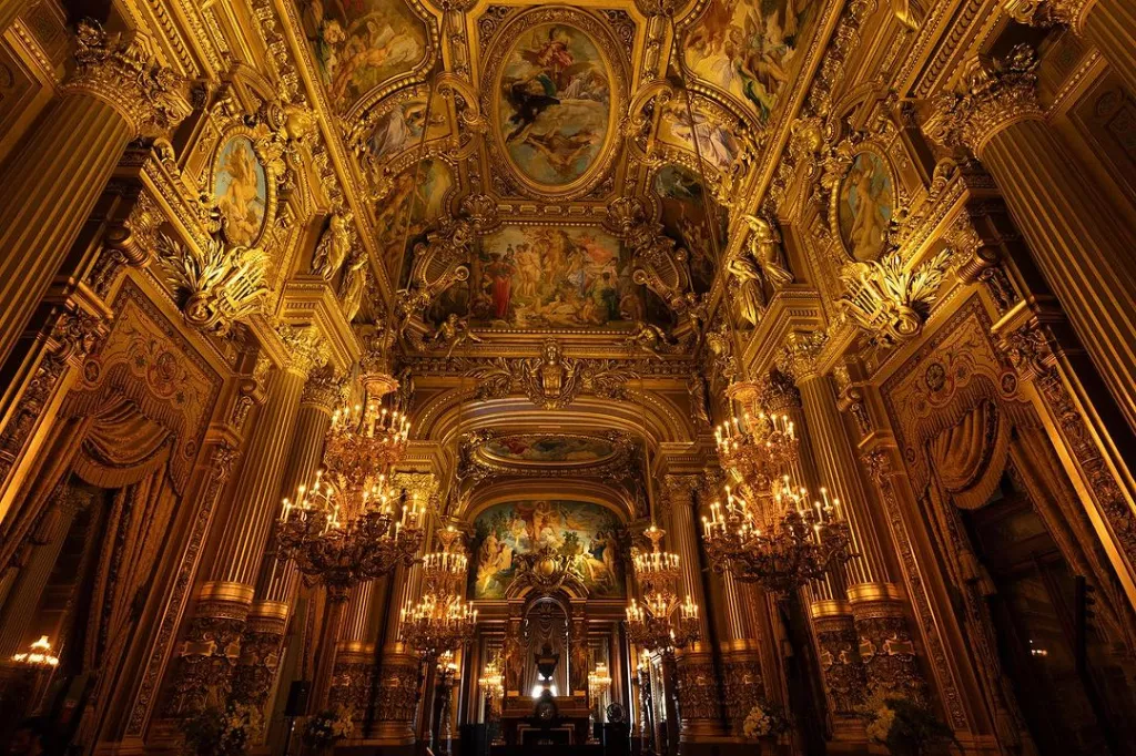 Royal Wedding Of Rosemin Madhavji, Indian Celebs Ram Charan, Kanika ...