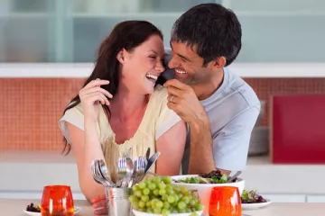 4 Easy Tricks For Couples To End Their Food Fights In A Healthy Way