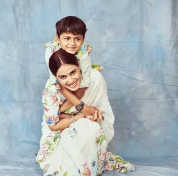 Genelia D'Souza Twins With Kids, Riaan And Rahyl For A Photoshoot, Pens ...