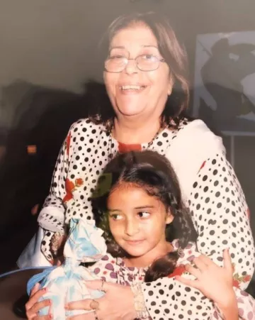 Ananya Panday Wishes Her 'Dadi', Snehlata Panday On Her Birthday With ...