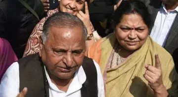Mulayam Singh Yadav's Two Wives: First Wife, Malti, Injection Played ...