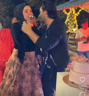 Saba Ibrahim Celebrates First Birthday Post Marriage With Hubby, Looks ...