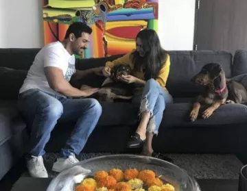 John Abraham Looks Unrecognisable In Rare Family Photo With His Wifey ...