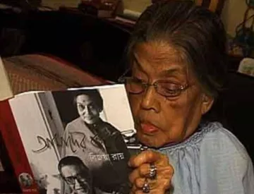 Satyajit Ray's Epic Love Story: From Marrying First Cousin Bijoya In ...