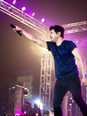 Unknown Facts About Singer KK: From Marrying His Childhood Crush To ...