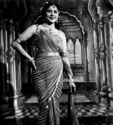 Nirupa Roy's Biography: Marriage At 15, Dowry Case, Torture From Sons ...