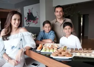 Gayatri Joshi: Debut With 'Swades', Left Acting After Marriage, Husband ...