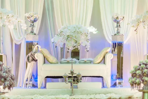 10 Stunning Stage Decor Ideas For Indian Weddings This Season