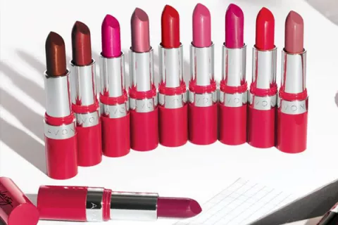 13 Best Long-Lasting Lipsticks For Indian Brides Under Rs. 1000
