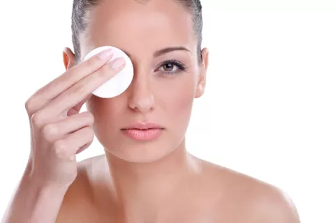 8 Makeup Removing Mistakes That All Of Us Should Stop Doing Right Now