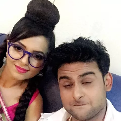 Stand-Up Comedienne Sugandha Mishra All Set To Marry Fellow Artist From ...