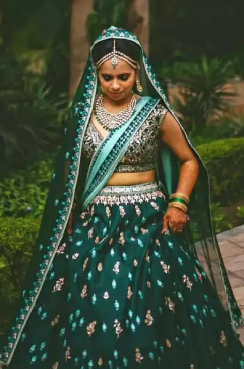 This Bride Wore A Green Lehenga With Minimal Makeup On Her Wedding ...