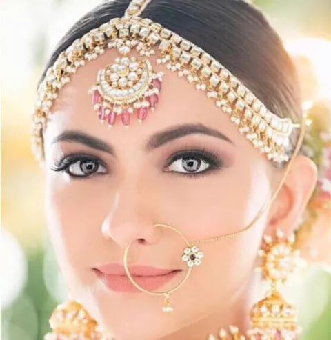Breathtaking Matha Patti Designs Spotted On Real Brides Which Are ...