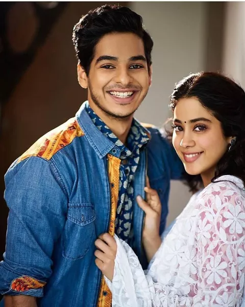 Janhvi Kapoor Gets A Piggyback Ride From Her Once Rumoured Beau, Akshat ...