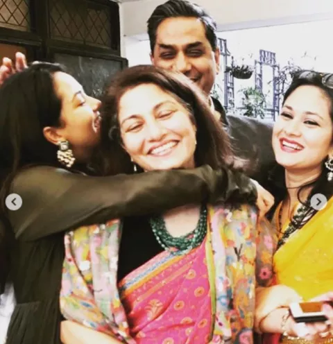 Mira Rajput Kapoor Pens Mother's Day Wishes For Her Mom, Bela Rajput ...