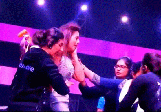 Embarrassing Slapping Incidents Of Bollywood Celebrities That Became ...