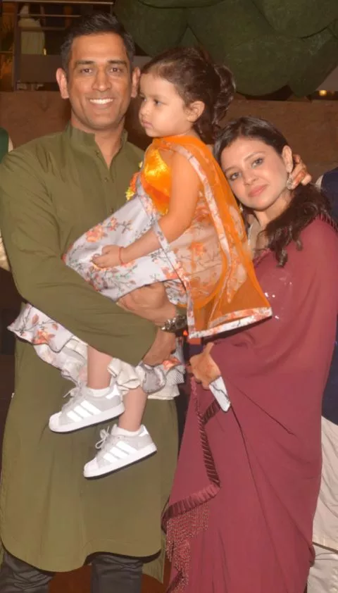 Mahendra Singh Dhoni And Sakshi's Love Story: From Childhood Friends To ...