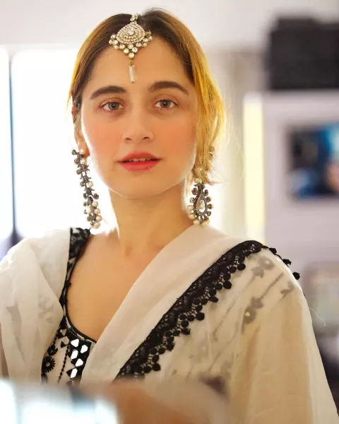 Sanjeeda Shaikh Twins With Daughter, Ayra Ali In White For Eid, Little ...