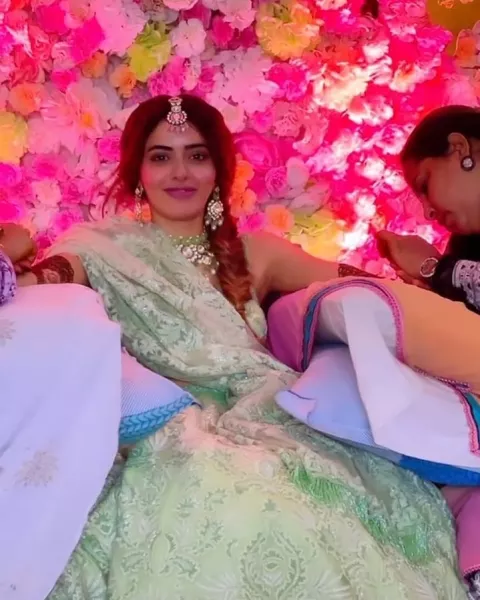 Sana Sayyad's 'Vidaai' Video And Dance With Husband, Imaad Shamsi At ...