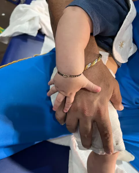 Hazel Keech Shares A Photo Of Orion Standing On Daddy, Yuvraj's ...