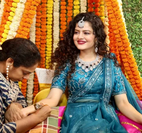 Palak Muchhal Ties Knot With Mithoon Sharma, Shares Mushy Photos ...
