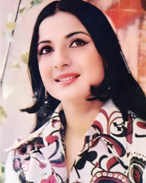 Tanuja's Love Life: From Dating An Italian Man To Separation From Shomu ...