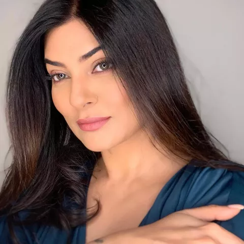 Sushmita Sen's DIY Face Scrubs For Her Forever Young Skin, Malai Scrub ...