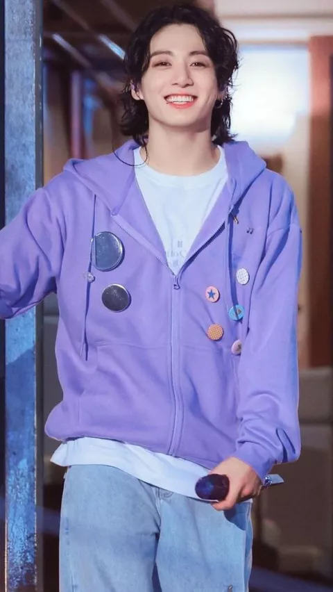 BTS' Jungkook Reveals Details About His Love Life, Introduces His ...