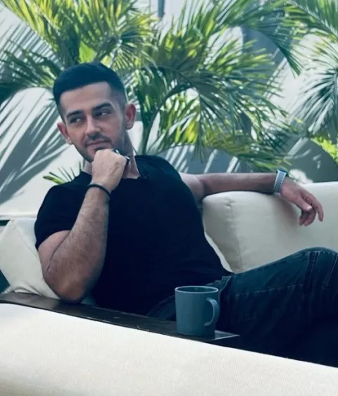 Meet Adnan Sami's Son, Azaan Sami Khan, Pak Music Composer, Raised By ...